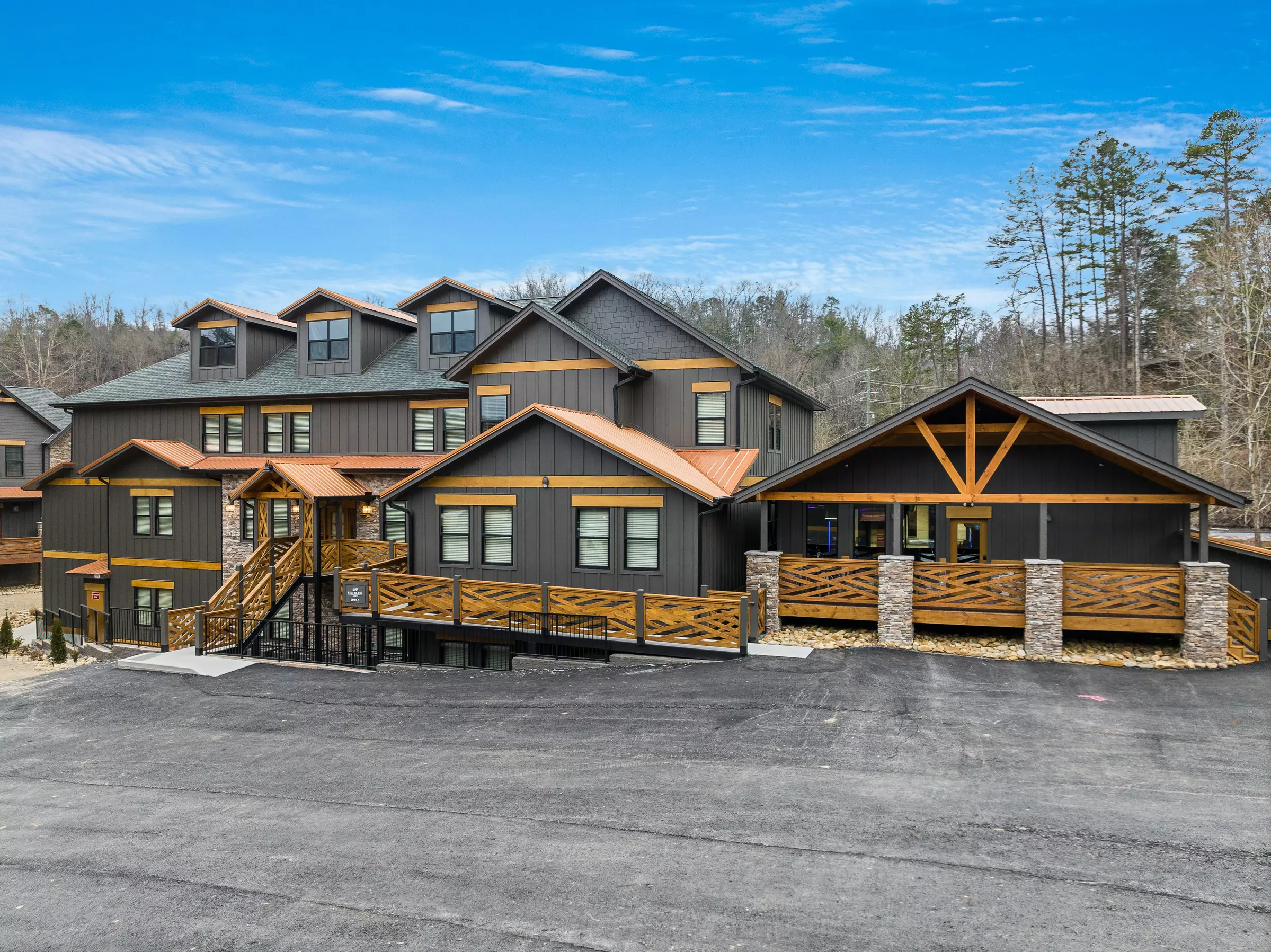 BIG BEAR COVE LODGE - 26 bedroom Cabin in Gatlinburg | Alpine Chalet ...