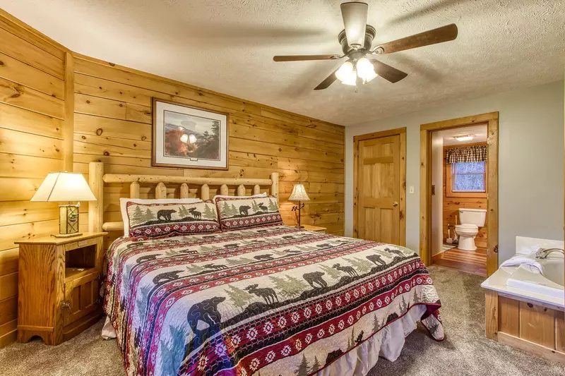 LAZY DAZE LODGE - 3 bedroom Cabin in Gatlinburg | Alpine Chalet Rentals