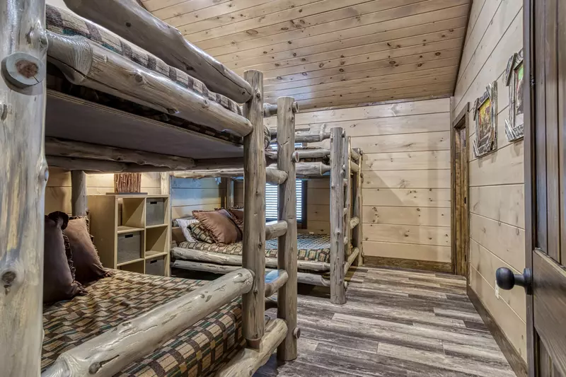 MISTY HIBERNATION RETREAT - 12 bedroom Cabin in Sevierville | Alpine ...