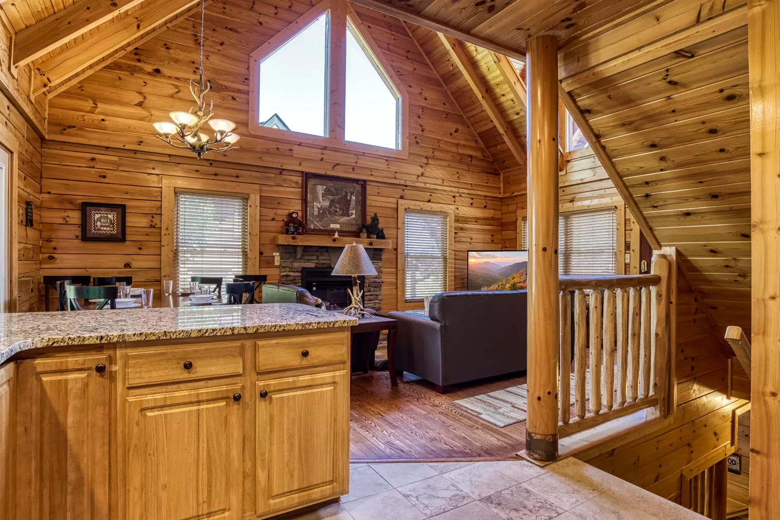 BLACK BEAR RIDGE - 5 bedroom Cabin in Pigeon Forge | Alpine Chalet Rentals